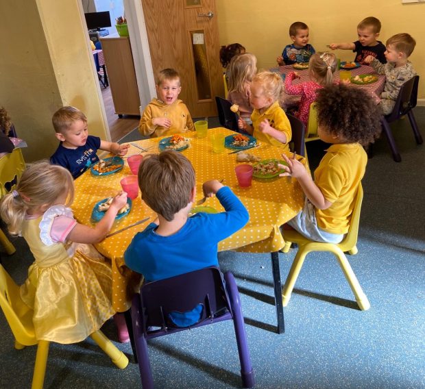 Mealtimes | Toddle In Private Nursery